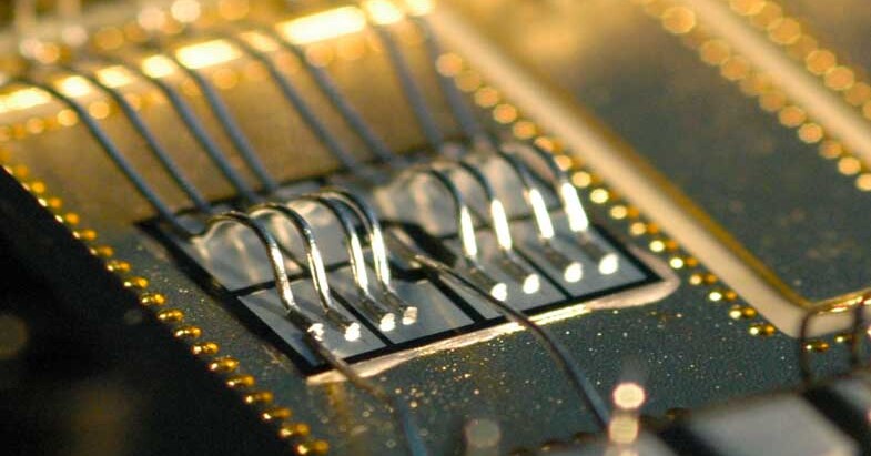 Epoxy die bonding - process control by surface metrology - Polytec